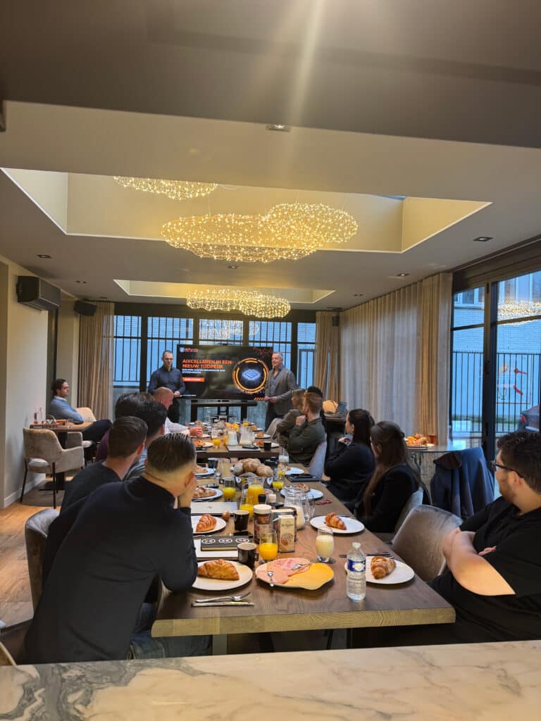 Masters in Finance & HR zet in op AI: Backoffice personeel volgt AI ...